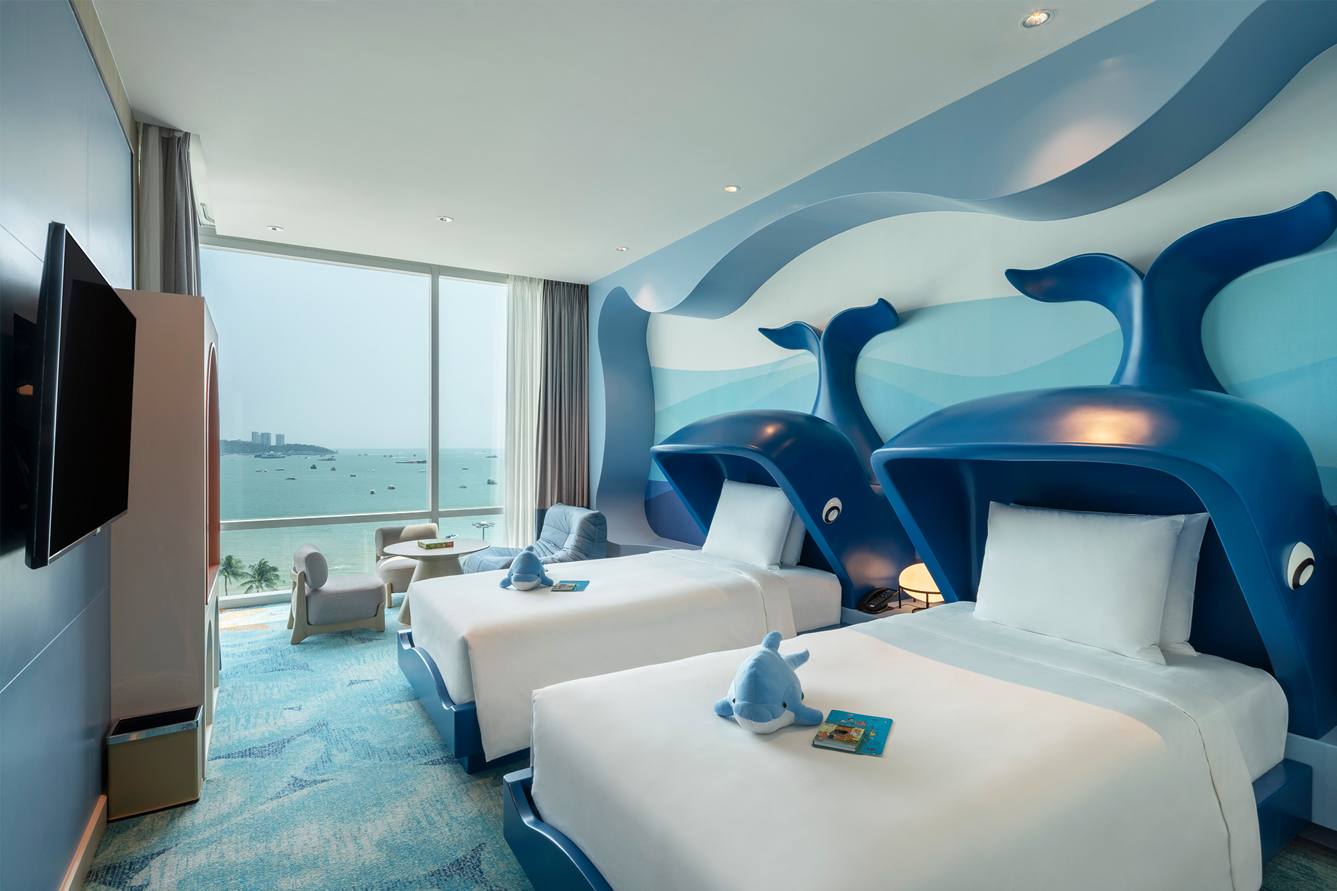 2 Bedroom Family Suite Bay Tower 1 King 2 Single | Holiday Inn Pattaya